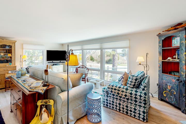 3br Water-view House With Firepit - Chatham, MA