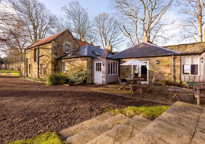 Grassicks Cottage. - North Berwick