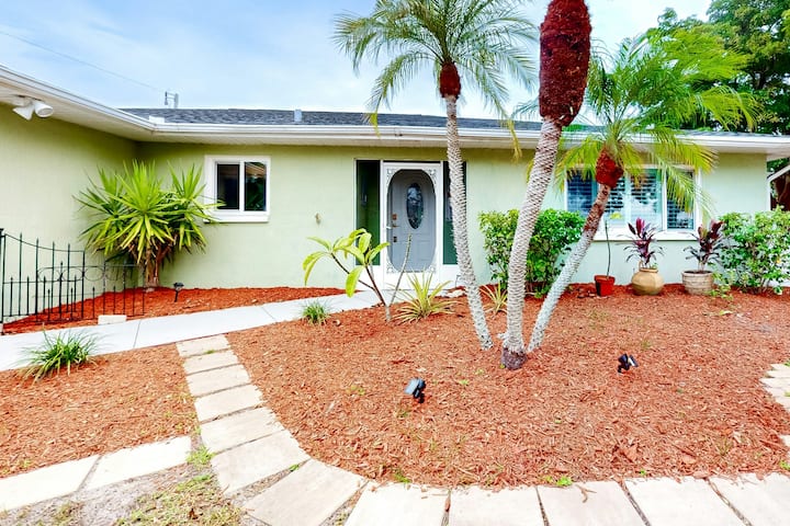 Spacious Property With Separate Living Quarters, P - Venice, FL