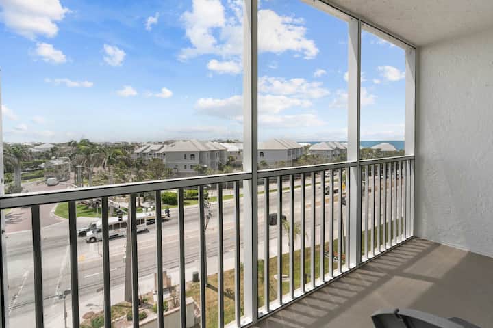 Gorgeous Beach And Tennis Condo 5608 - Bonita Springs, FL