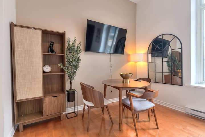 Fox Hotel | 9 Min Du Palais Des Congrés - Montréal, QC