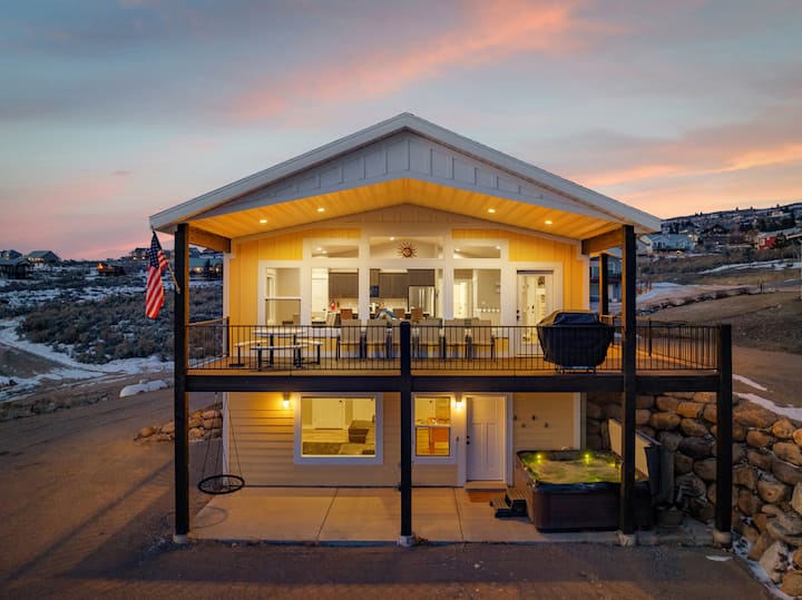 Hot Tub, Sleeps 19, Games & Ideal Beach Resort! - Bear Lake
