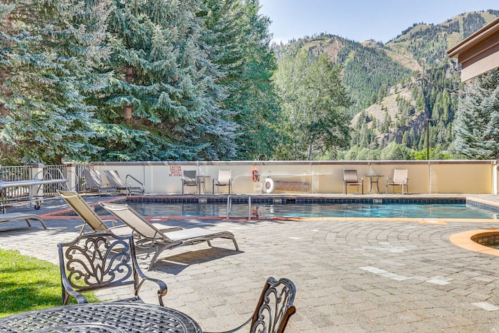 Walk To Dtwn Ketchum: Mtn-view Condo, Pool Access - Ketchum, ID