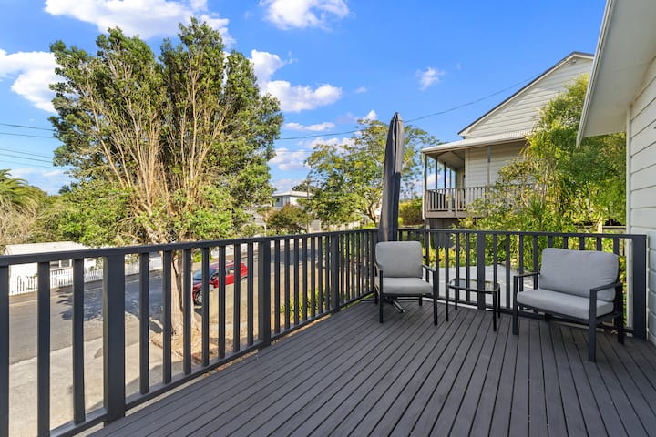 Heritage Charm - New Plymouth Holiday Home - New Plymouth