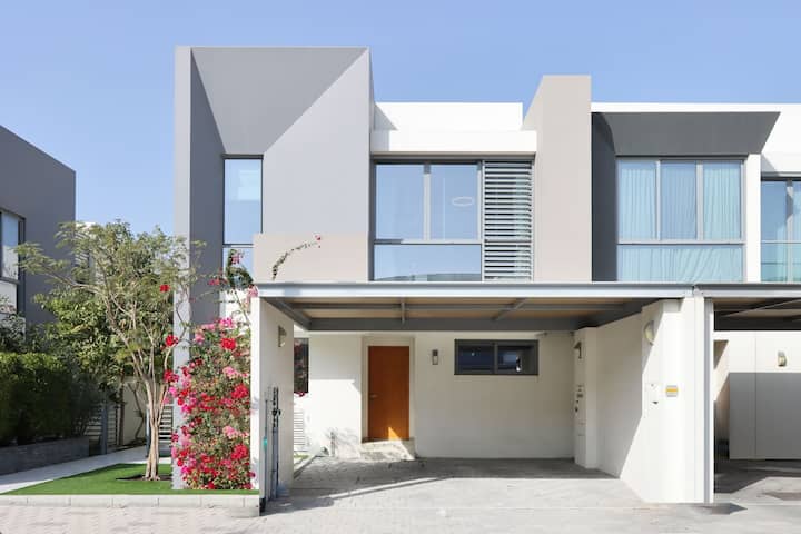 Livbnb-tranquil Family Home, 4br With Maid's Room - Dubai