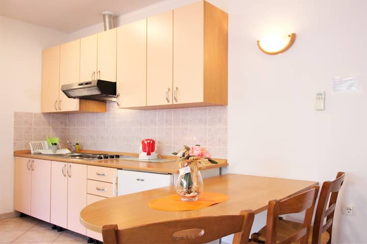 Apartment Lucijana No.3 -  150 M From The Beach - Baška