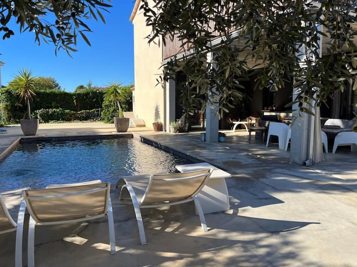 Casa Con Piscina Zona Golf - Figueres