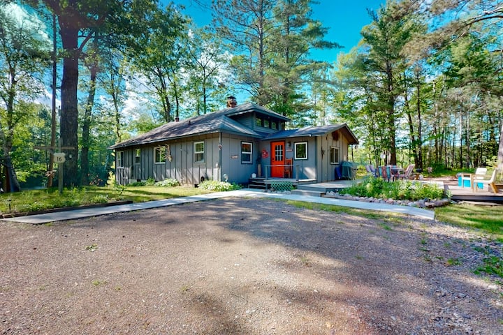 Serene 3br | Riverside | Gas Grill | Firepit - Manitowish Waters