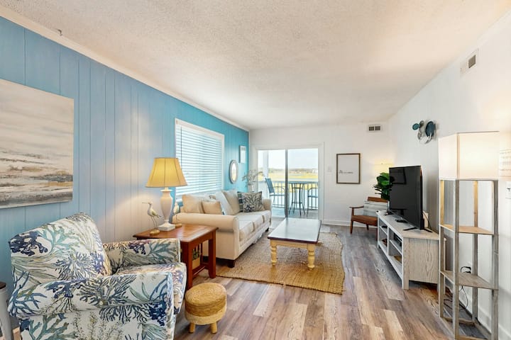 Scenic 2br Oceanfront 3rd-floor | Balcony | Pool - North Myrtle Beach, SC