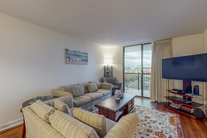 2br Condo With Private Balcony, Pool & Hot Tub - Myrtle Beach