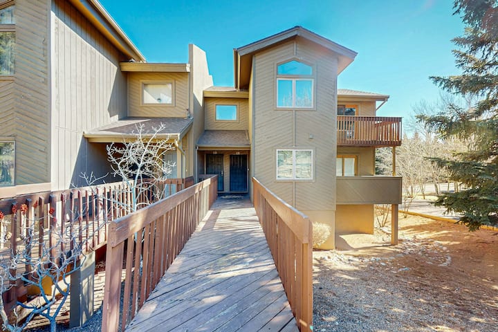 2br 2ba | Flagstaff Condo With Stunning Views - Flagstaff, AZ