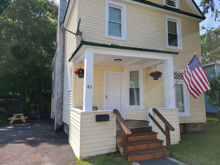 43 Cliff - Apt 2 - 3 Bdrm Apt In City Center Oneo - Oneonta, NY