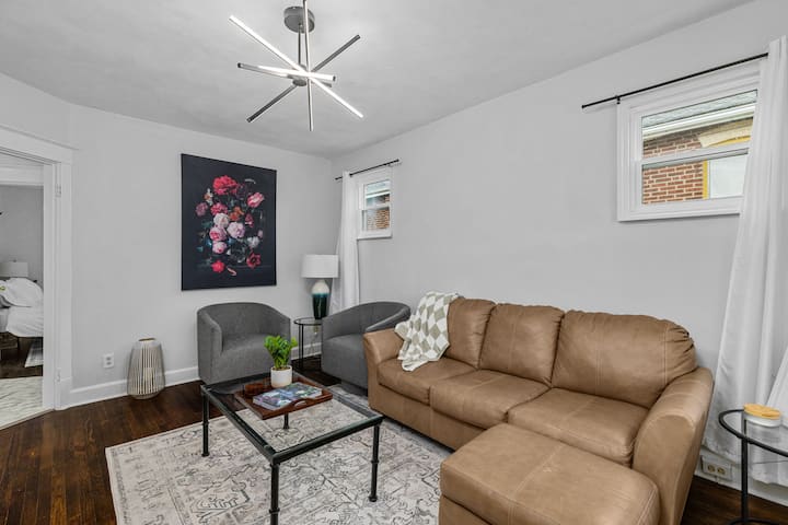 Cozy 3br Near Slu And Washu | King, Queen, 2 Twins - St. Louis, MO