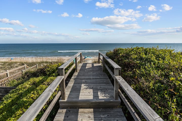 Sandpiper Hideaway - Easy Beach Access - Emerald Isle, NC