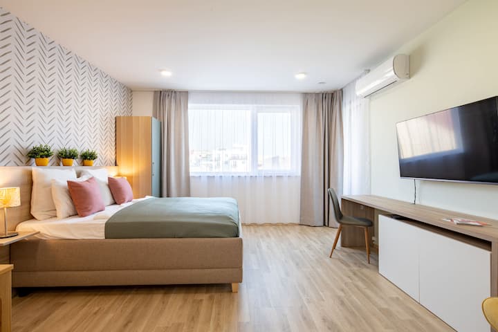 Central - Balcony- Easy Sleep - Hungary