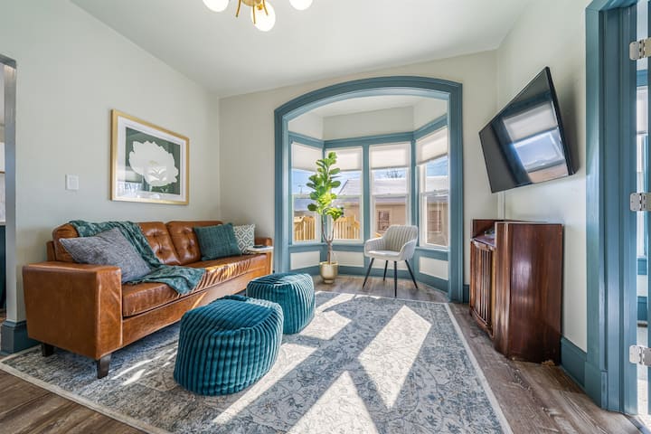 Cozy Historic Spot,pets Welcome, Near Appleton Fun - Appleton, WI