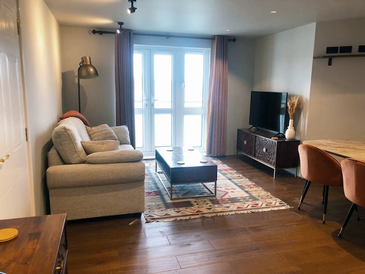 River View Apartment - 1 Bedroom - Southampton Airport (SOU)