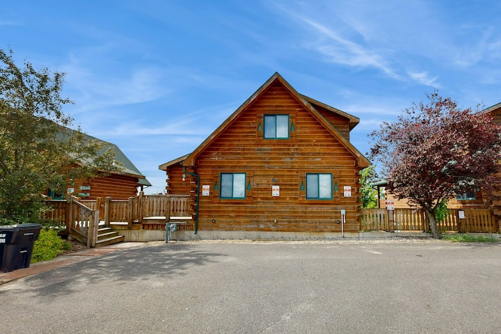 2br Adventure Retreat With Fire Pit, Patio, & Wifi - Fort McCoy, WI