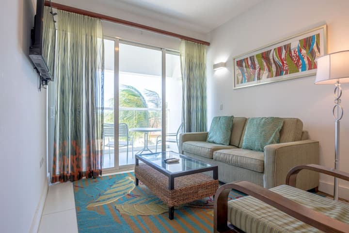 2br Condo With Private Balcony And Pool View! - Aruba