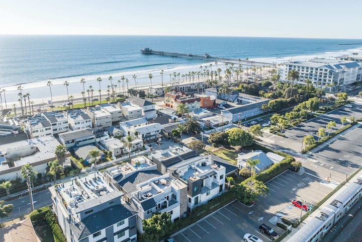 Ocean View Roof Deck - Walk To The Beach & Pier! - Oceanside, CA
