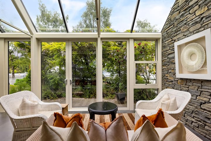 Craigroy 2- Lakeshore Apartment With Conservatory - Queenstown, New Zealand