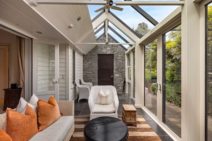 Craigroy 3- Lakeshore Apartment With Conservatory - Queenstown