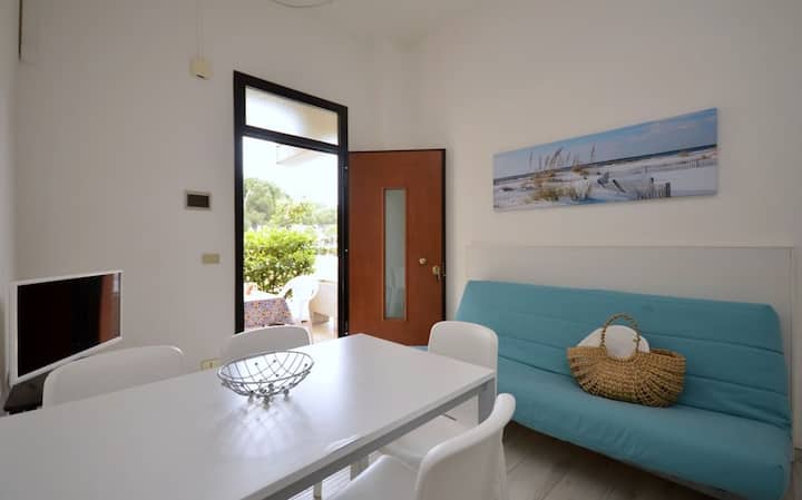 Retraite Moderne Dans Un Complexe Avec Piscine Par - Bibione