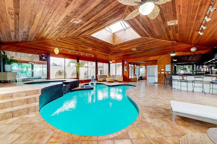 Pool, Beaches, Owa, Dining, And More | Palmaway - Alligator Alley, Summerdale