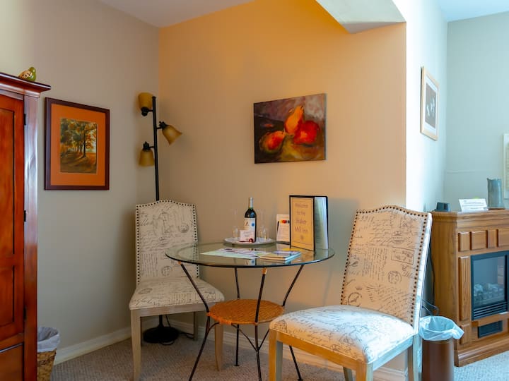 Standard Suite At Shaker Mill Inn - Stockbridge, MA