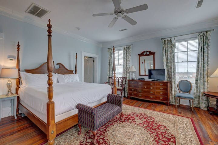 City Club Suite - #55 - The Cupola - Wilmington, NC