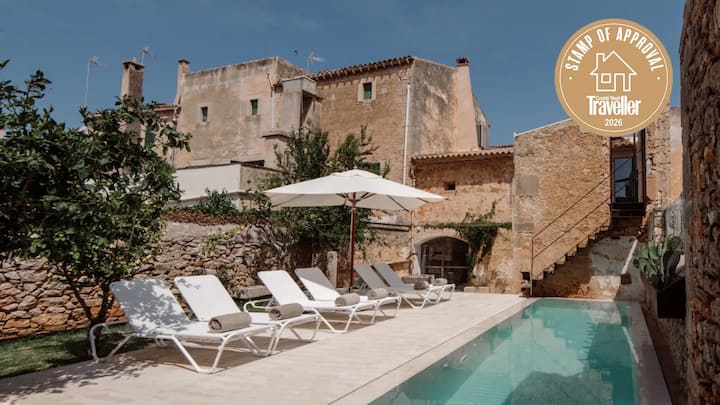 An Artful Townhouse With Mallorcan Soul - Ses Salines