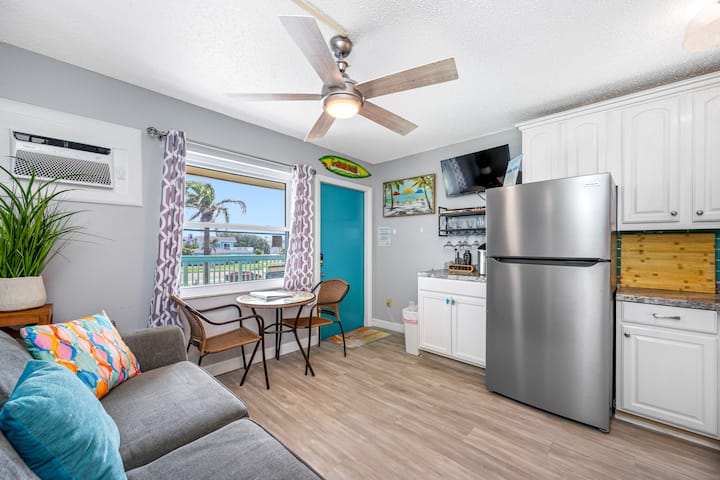 Chateau 4e- Beachfront Condo On Bellaire Beach! - Belleair Beach, FL