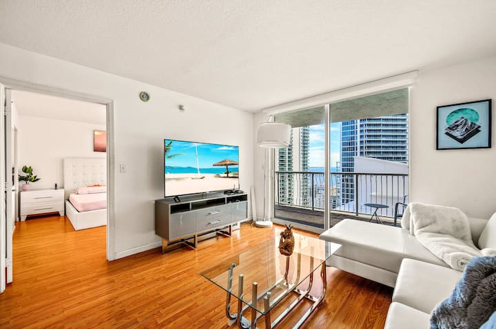 Stylish Brickell Condo | Free Parking Included - Miami, FL