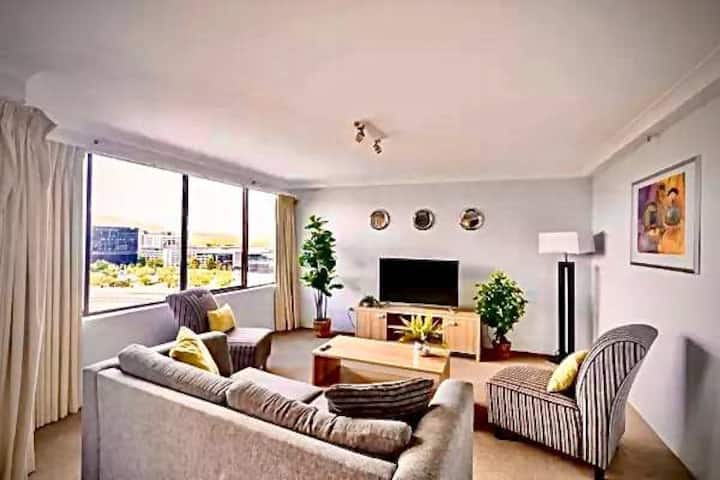 Sky High 3br Canberra Cbd, Views Pool & Gym - Canberra
