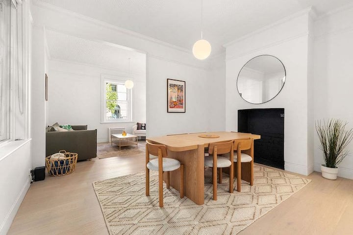 Ground-floor Retreat In Dawes Point - Manly