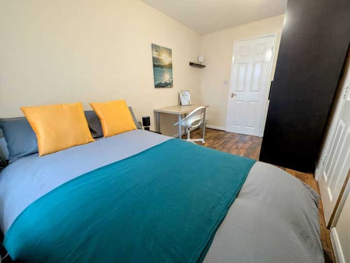 En-suite Room In Town Centre And Heathrow - Hounslow