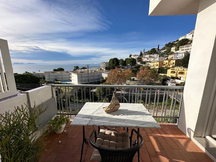 Bel Appartement Avec Vue Sur La Mer Sur La Belle P - Roses