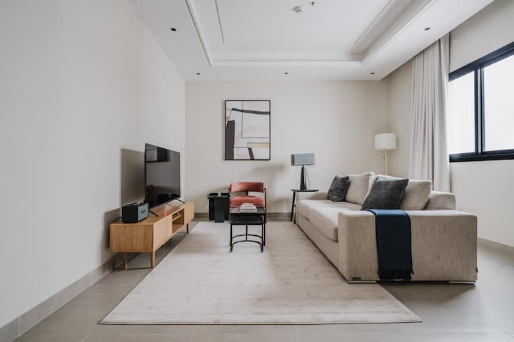 Blueground | Hittin, 3 Bedroom, & Gym - Riyadh
