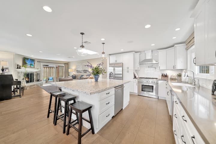 Available Nov & Dec Luxury+hot Tub+pool Table+yard - San Clemente, CA