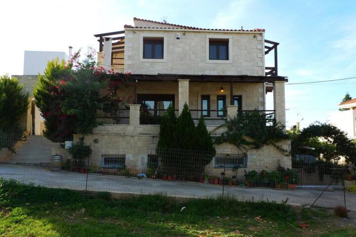Stone And Wood Villa - Hersonissos