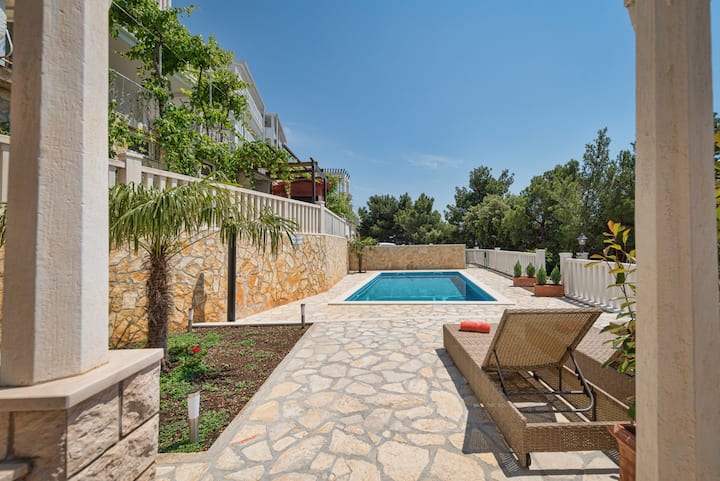 Heavenly Dream House With Pool - Apartment For 4 P - Omiš