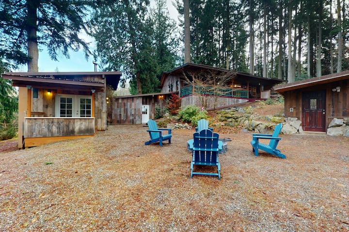 2 Br Cabin With Hood Canal Views - Port Ludlow, WA