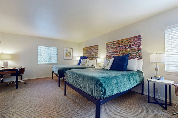 1br Hotel Room Right In Downtown Port Townsend - Port Townsend, WA