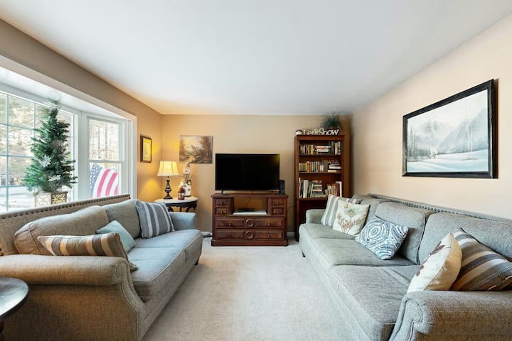 3br Dog Friendly Home Near Skiing, Shops, Hiking - Conway, NH