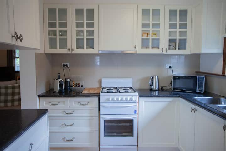 Cosy Cottage – 2br Ballarat Stay Close To Cbd - Ballarat