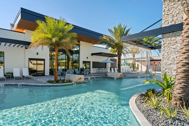 Stunning Townhome W/ Game Room, Pool, Prime Spot! - Aquatica Orlando, Kissimmee