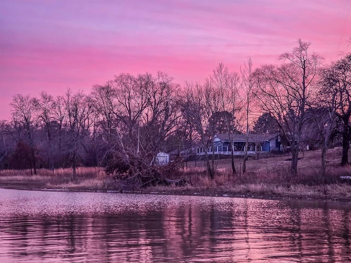 Cove's End Escape | Lakefront Retreat + Boat Dock - Eufaula, OK