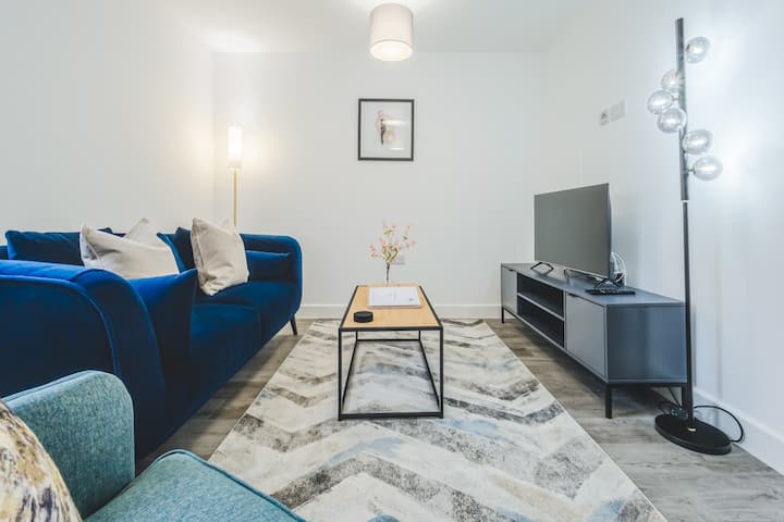 1 Regent Circus Apartment Central Long Stays - Swindon