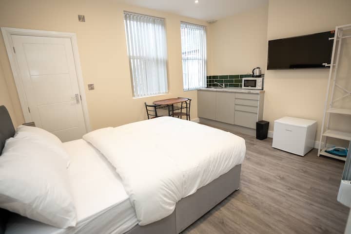 Park View Double Studio - Leicester