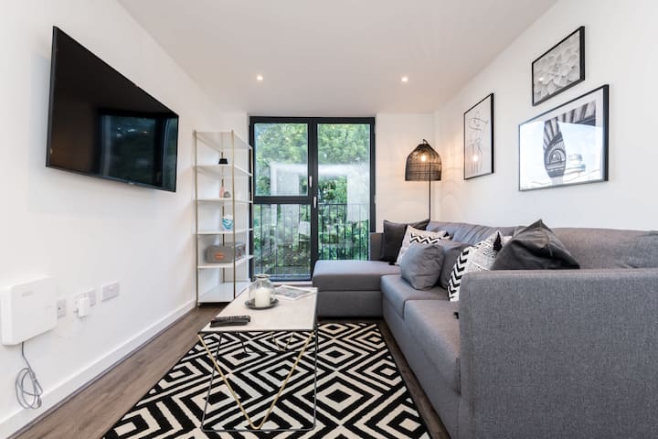 Chavasse Cove Sleeping 6 Guests With Parking! - Liverpool